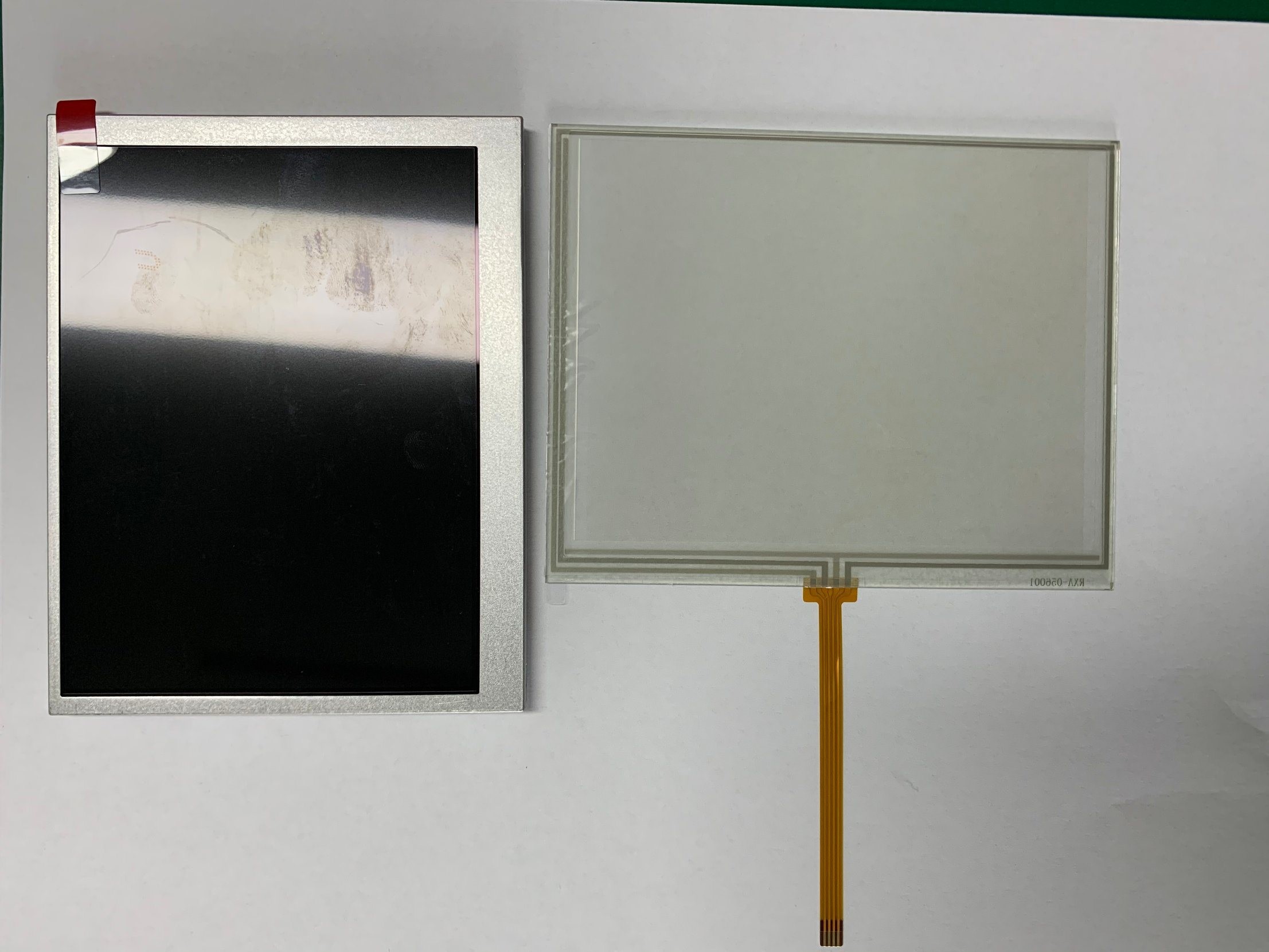5.6 Inch 640X480 Innolux LCD Panel VGA Parallel RGB At056tn53 V. 1